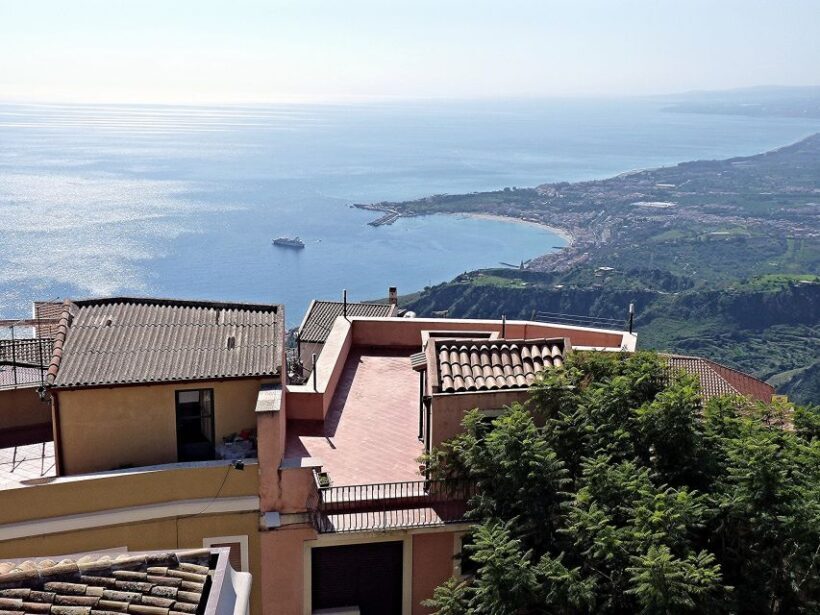 From Catania: White Lotus tour Taormina, Castelmola & Naxos - From Catania: An Introduction to the Experience
