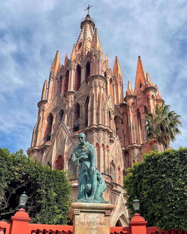 FROM CDMX and PUEBLA: Queretaro, Guanajuato, Hidalgo, Morelia 4 DAYS - An In-Depth Look at the 4-Day Mexican City Tour