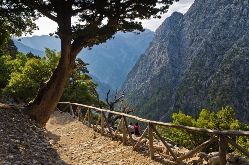 From Chania/Rethymno: Samariá Gorge Guided Hike with Pickup - What Makes This Tour Stand Out?
