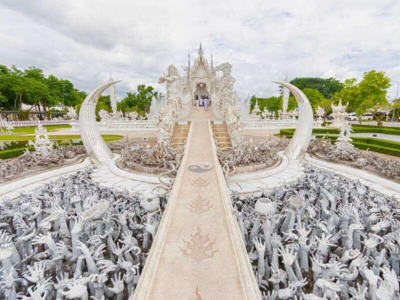 From Chiang Mai: Chiang Rai Famous Temples Guided Tour - Key Points