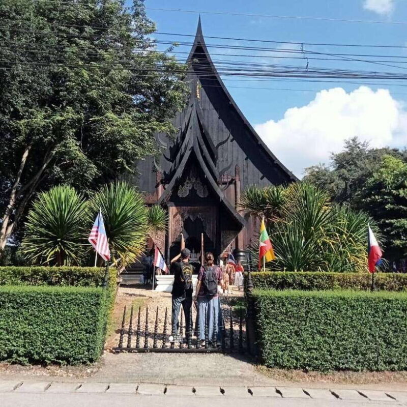 From Chiang Mai: Chiang Rai Temples, Black House, Long Neck - Key Points