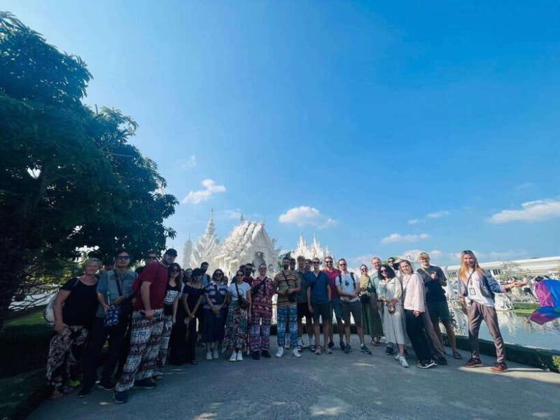From Chiang Mai > Chiang Rai White & Blue Temple+Black House - The Blue Temple: Vivid Colors and Artistic Expression