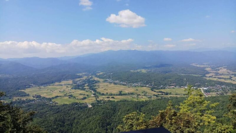 From Chiang Mai: Lampang Summit & Springs - Wat Chaloem Prakiat: The Floating Pagoda in the Clouds