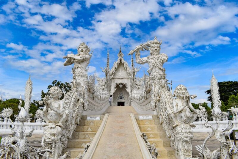 From Chiang Rai: Famous Temples and Golden Triangle Day Tour - Pricing and Value