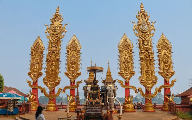 From Chiang Rai: Famous Temples and Golden Triangle Day Tour - Who Should Consider This Tour?