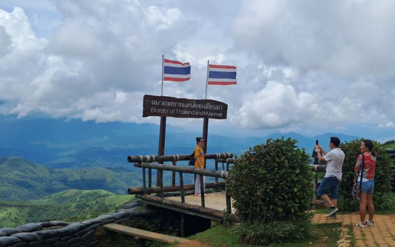 From Chiang Rai: Famous Temples and Golden Triangle Day Tour - FAQ