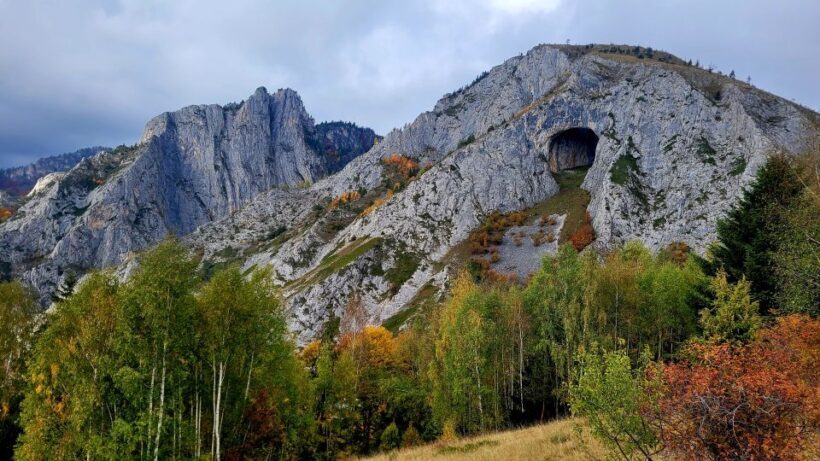 From Cluj-Napoca: Apuseni Mountains Hiking Guided Day Tour - Introduction to the Apuseni Mountains Guided Day Tour