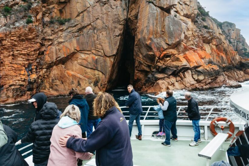 From Coles Bay: Wineglass Bay Cruise with Lunch - FAQ