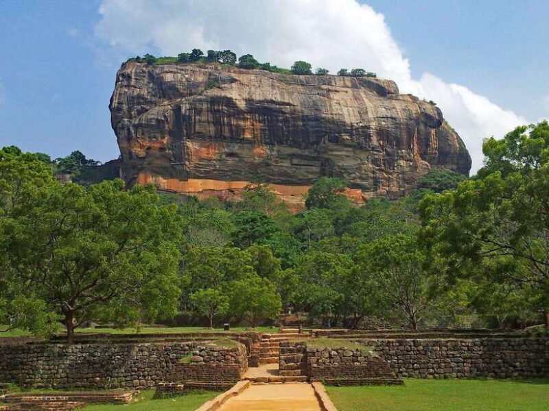 From Colombo: 5-Day Tour to Kandy, Sigiriya, and Nuwara - An In-Depth Look at the 5-Day Sri Lanka Adventure