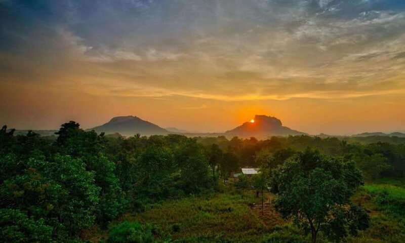 From Colombo: Sigiriya Rock Sunrise Climb with Dambulla - Key Points