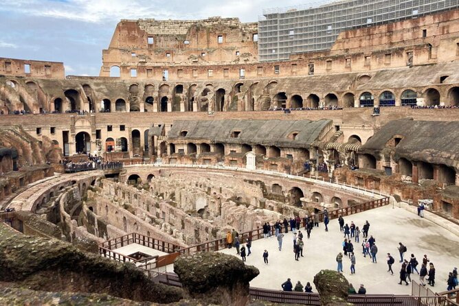 From Colosseum Gladiators to Via Sacra: Romes Historic Heart - Battles, Triumphs, and Legends of the Colosseum