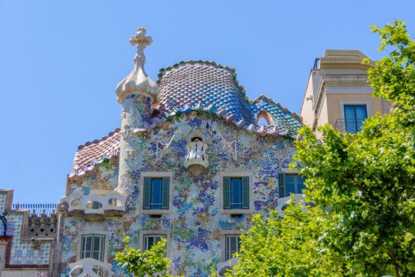 From Costa Brava: Barcelona and Antoni Gaudí's Work Bus Tour - An In-Depth Look at the Tour Experience