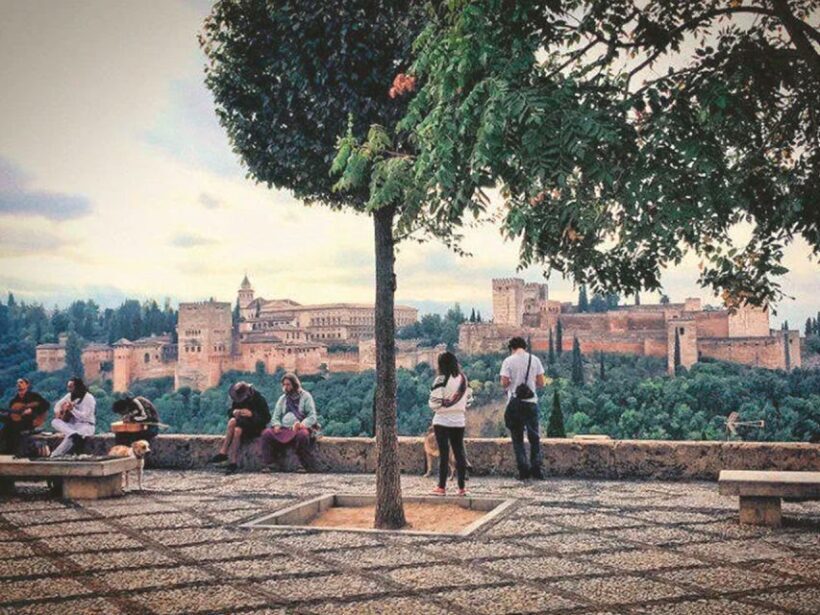 From Costa del Sol: Granada Day Trip Free Time 5h - The Sum Up
