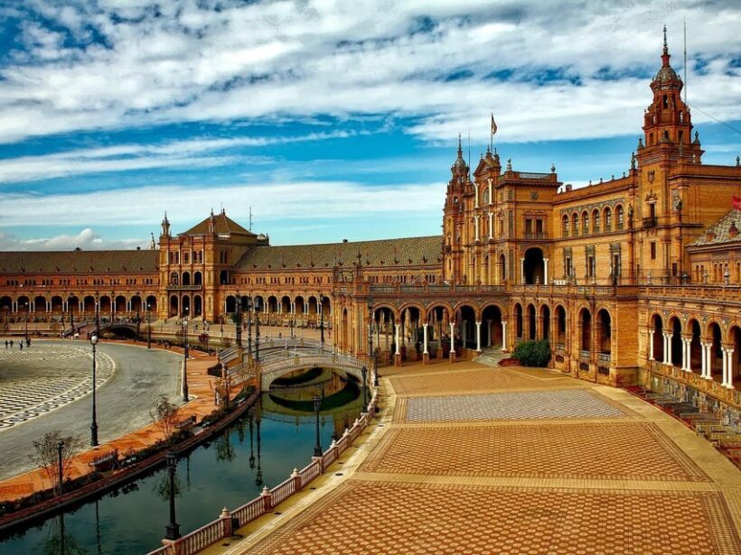 From Costa del Sol: Guided Tour of Seville - The Sum Up
