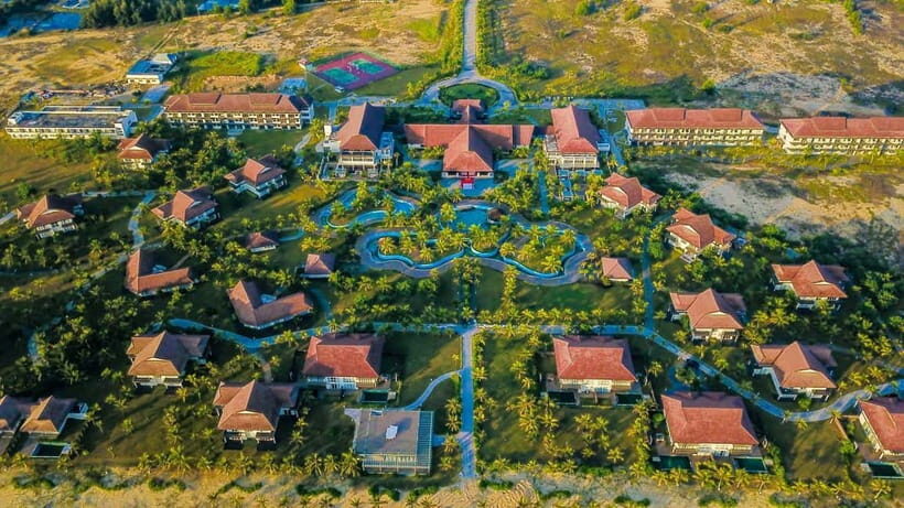 From Da Nang: VinWonders Nam Hoi An Tour with Guide & Lunch - Wildlife and Water Fun