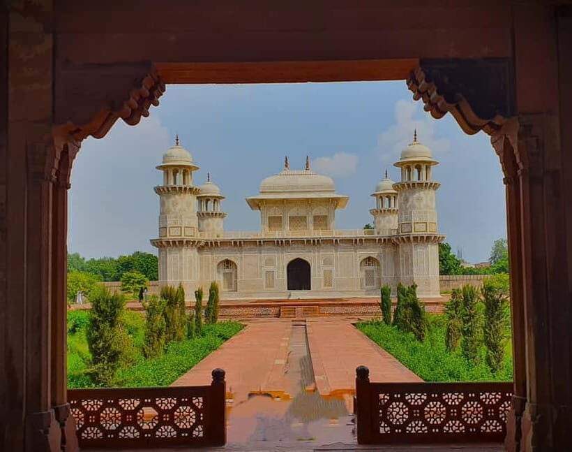 From Delhi: 2 Days Taj Mahal with Fatehpur Sikri Tour By Car - A Full Breakdown of the Tour Experience