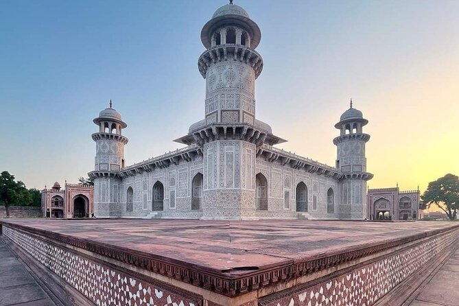 From Delhi :- Full Day Taj Mahal And Agra Fort Tour With 5* Lunch - Key Points