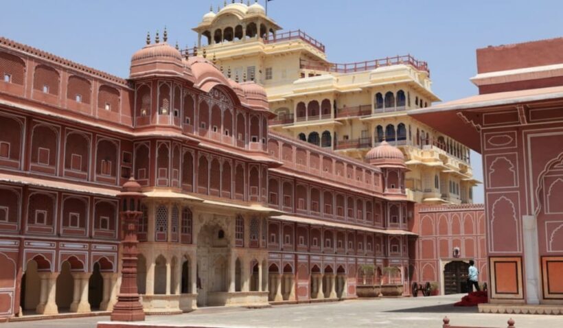 From Delhi: Jaipur Private Full-Day Guided Tour - The Long Drive: A Double-Edged Sword