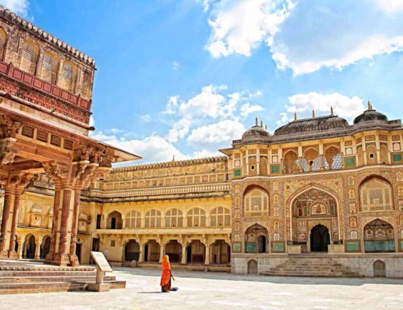 From Delhi: Jaipur Sightseeing Day Tour with Hotel Pickup - Jal Mahal: The Enchanting Water Palace