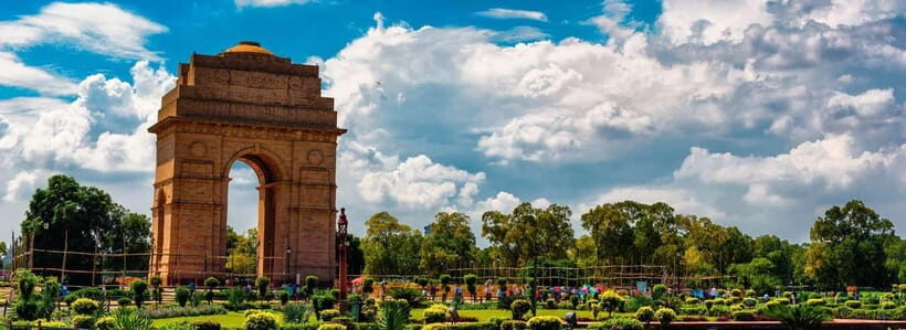 From Delhi: Old & New Delhi Private sightseeing tour - Delving into the Details of the Itinerary