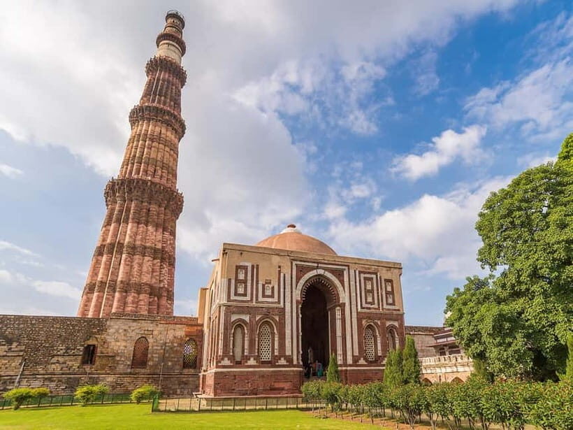 From Delhi: Private 5-Day Golden Triangle Tour Love Triangle - Day 3: Sunrise at the Taj Mahal and Drive to Jaipur via Fatehpur Sikri