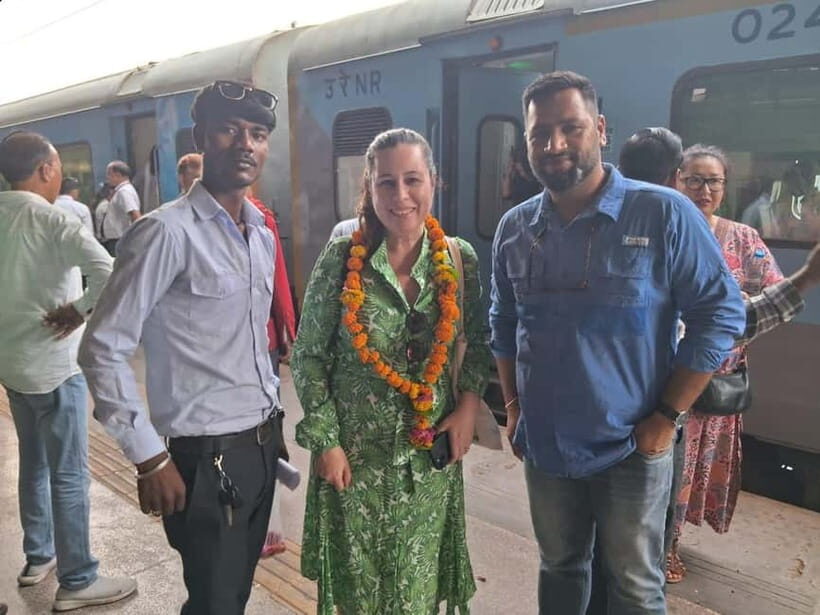 From Delhi; Private Same Day Taj Mahal Luxury Tour By Train - The Itinerary Breakdown