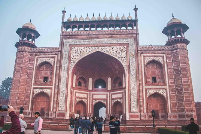 From Delhi: Private Sunrise tour of Taj Mahal & Agra Fort - Who Should Consider This Tour?