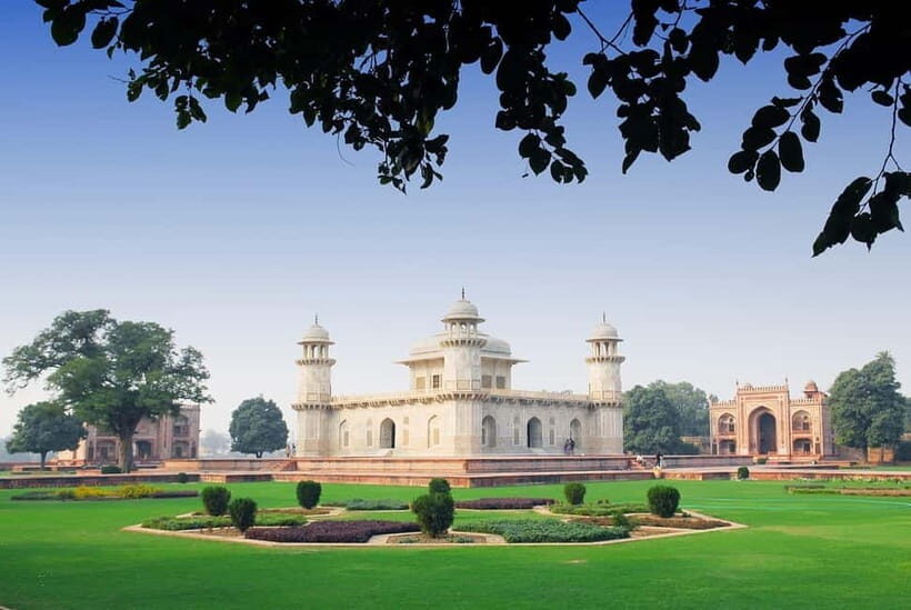 From Delhi: Private Taj Mahal & Agra Day Trip with Transfers - The Experience: What to Expect on Your Day Trip