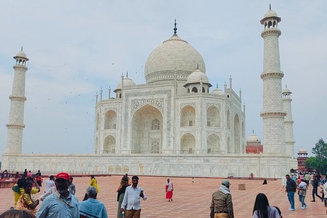 From Delhi Private Taj Mahal and Agra Day Trip by Gatimaan Train - Discover the Highlights of the Delhi to Agra Day Trip by Gatimaan Train