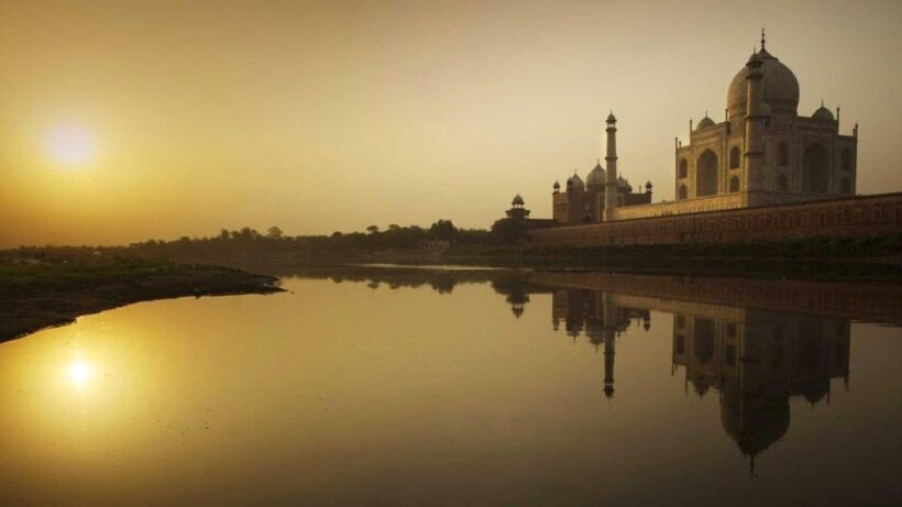 From Delhi: Same Day Agra Tour from Delhi by Supefast Train - The Food Experience