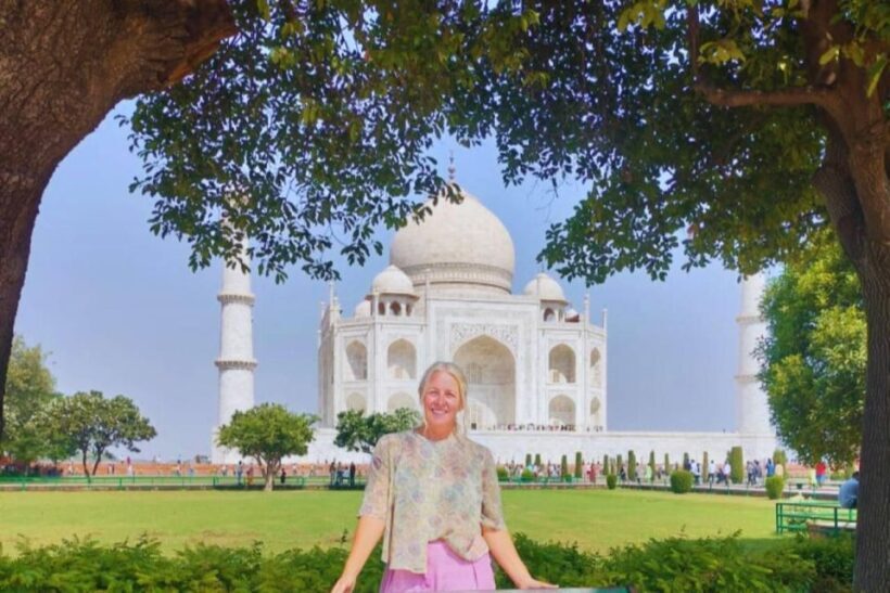 From Delhi: Same Day Taj Mahal, Agra Day Tour By Car - Guides: The Heart of the Experience