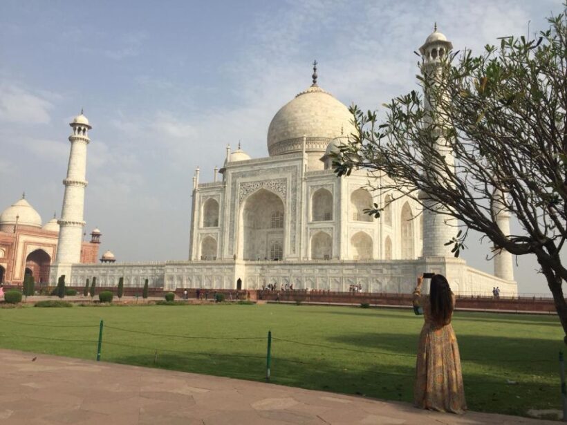 From Delhi: Same Day Taj Mahal Tour by Car with Chauffeur - Detailed Analysis of the Tour Components