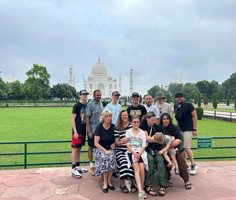 From Delhi: Same Day Taj Mahal Tour With Traditional Dress - Exploring Agra Fort
