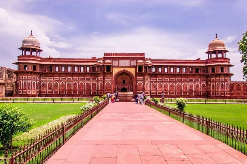 From Delhi: Taj Mahal & Agra Day Trip with Fatehpur Sikri - The Experience Through the Reviews