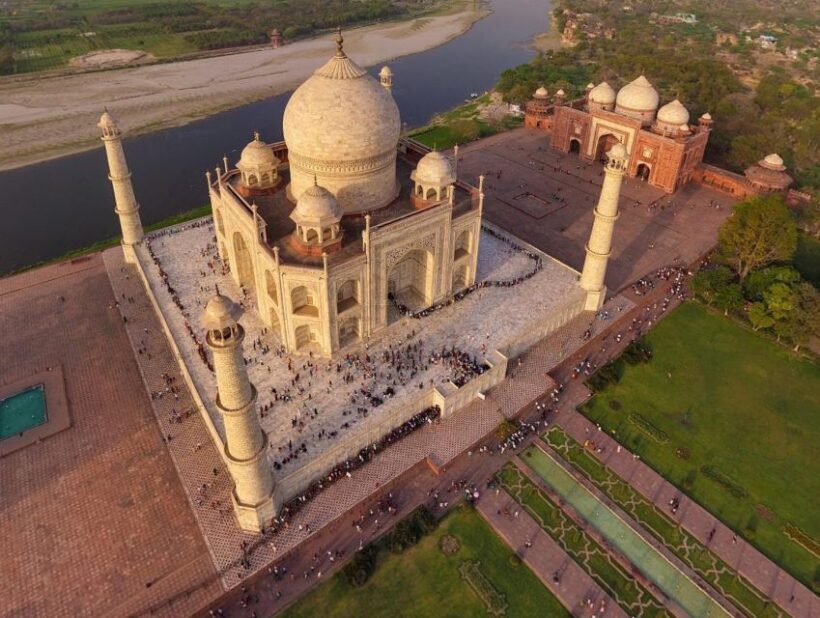 From Delhi: Taj Mahal, Agra Fort Day Tour with Transfers - An In-Depth Look at the Tour Experience