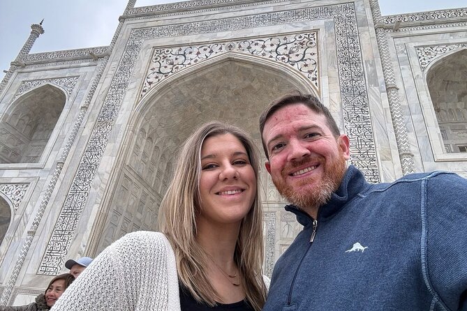 From Delhi: Taj Mahal & Agra Fort Tour by Car - All Inclusive - Lunch at a 5-Star Hotel