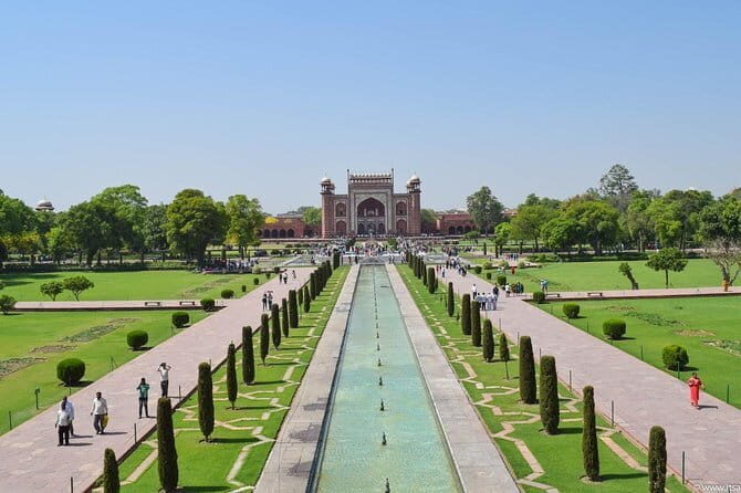 From Delhi: Taj Mahal & Agra Guided Tour by Car with Options - Authenticity and Local Experience