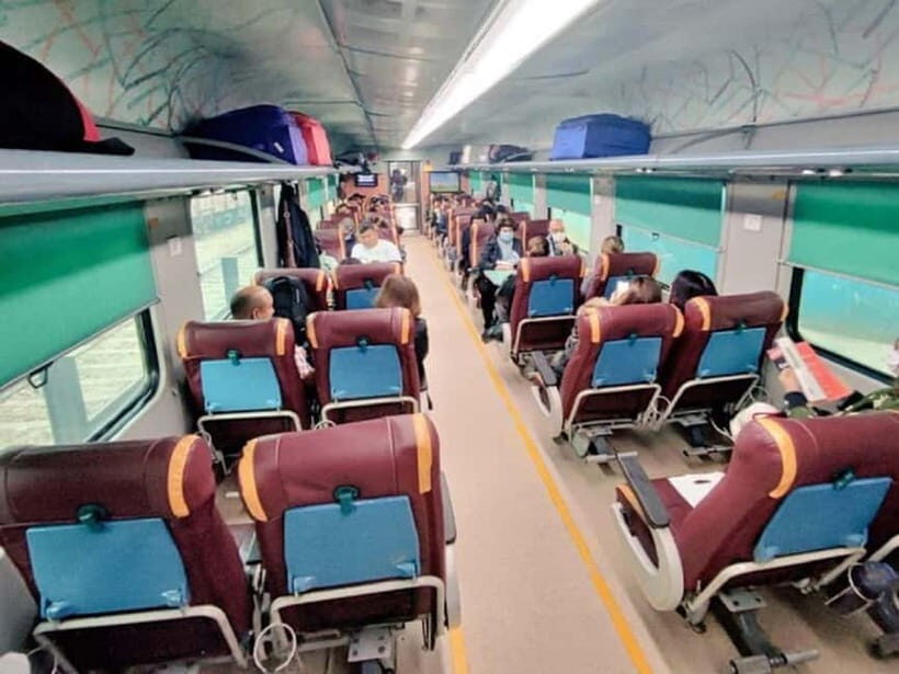 From Delhi: Taj Mahal & Agra Tour by Gatimaan Express Train - Key Points