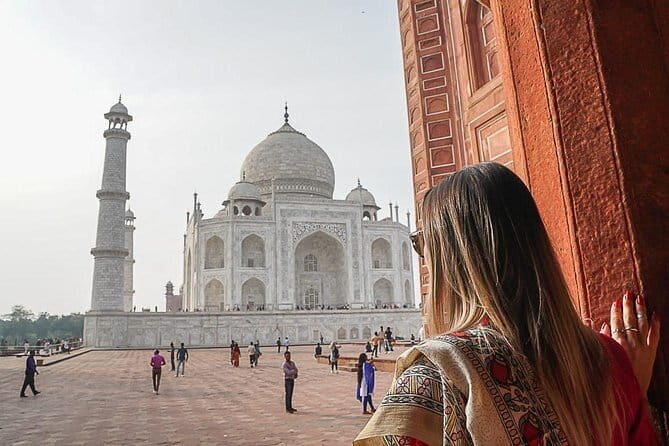 From Delhi: Taj Mahal Agra Tour by Gatimaan Express Train - Exploring Agra Fort
