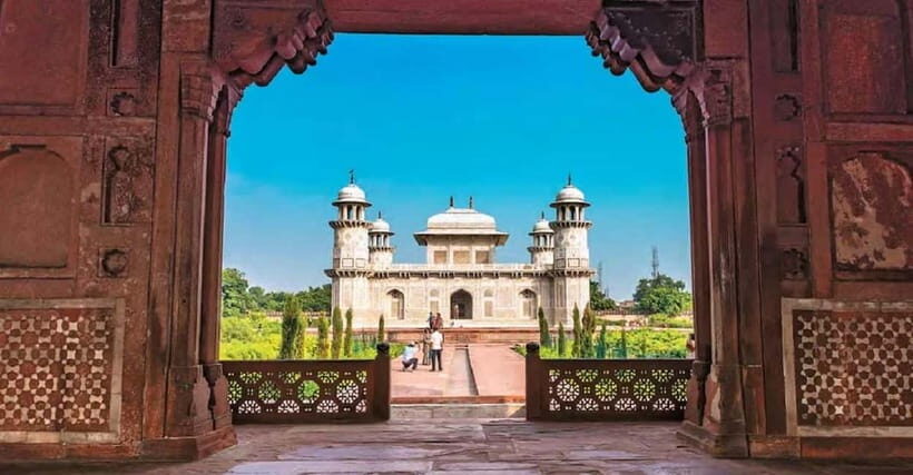 From Delhi: Taj Mahal & Agra Tour by Gatimaan Express Train - Key Points