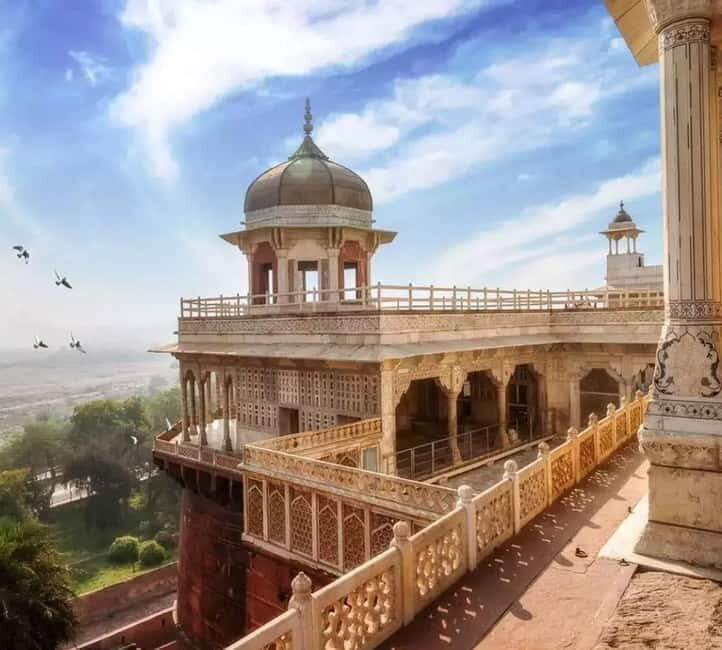From Delhi: Taj Mahal & Agra Tour by Gatimaan Express Train - Key Points