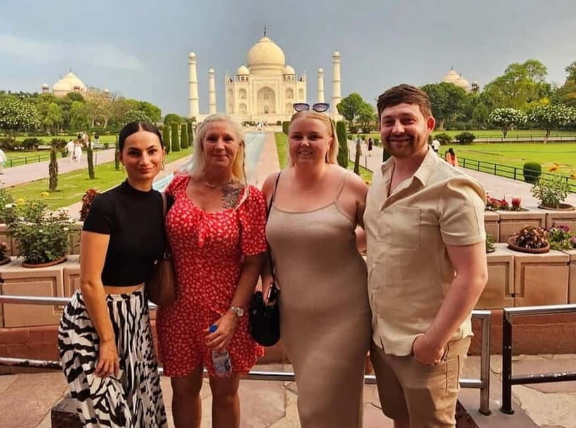 From Delhi: Taj Mahal Sunrise, Agra Fort & Baby Taj Day Tour - Exploring the Taj Mahal: A photographer’s paradise