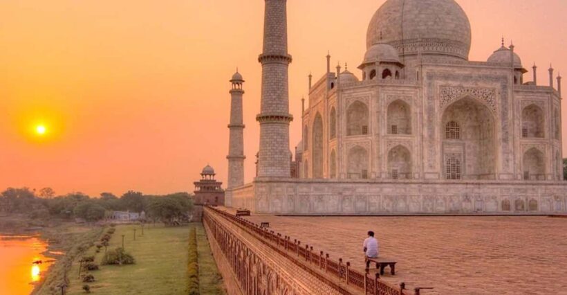 From Delhi: Taj Mahal Tour with Elephant Conservation Centre - The Experience of the Guide