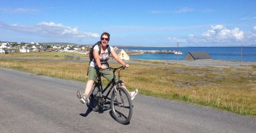 From Doolin: Day Trip to Inisheer with Bike or Bus Tour - Key Points