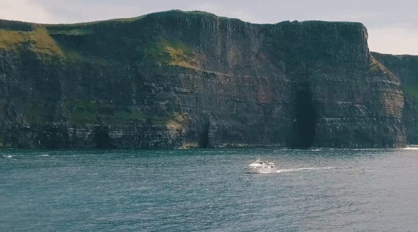 From Dublin: Galway + Cliffs of Moher Boat Cruise in Spanish - The Galway Stop: A Culture Hub