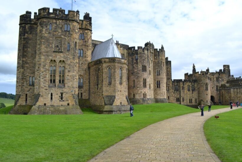 From Edinburg: Viking Coast & Alnwick Castle Day Tour - Discover the Viking Coast & Alnwick Castle from Edinburgh: An Authentic Day Trip