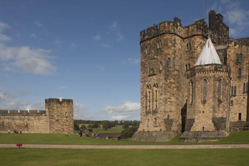 From Edinburgh: Alnwick Castle and Scottish Borders Tour - What Travelers Are Saying