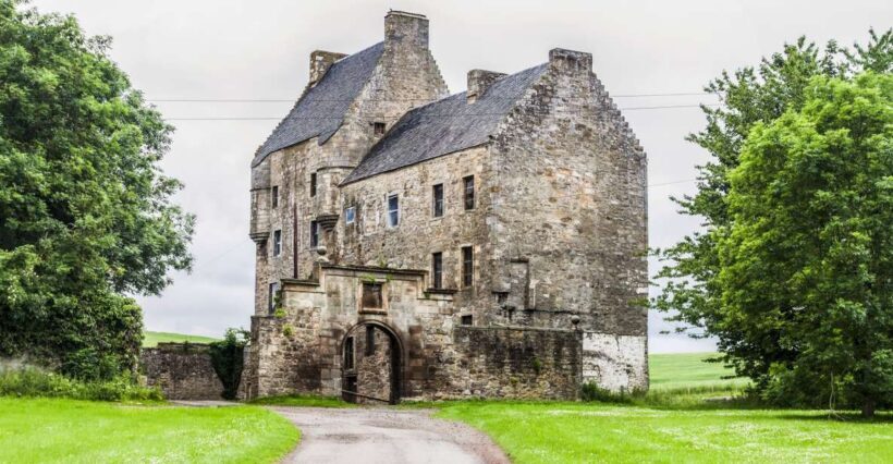 From Edinburgh: The Outlander Experience Guided Tour - Authentic Filming Locations and Scenic Highlights