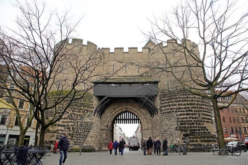 From Eigelstein to Nippes: city tour and wine hike - A Detailed Look at the Experience