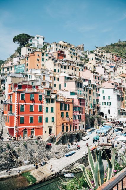 From Florence: Private Day Tour to Pisa and Cinque Terre - Tasting regional wines and learning to make pesto
